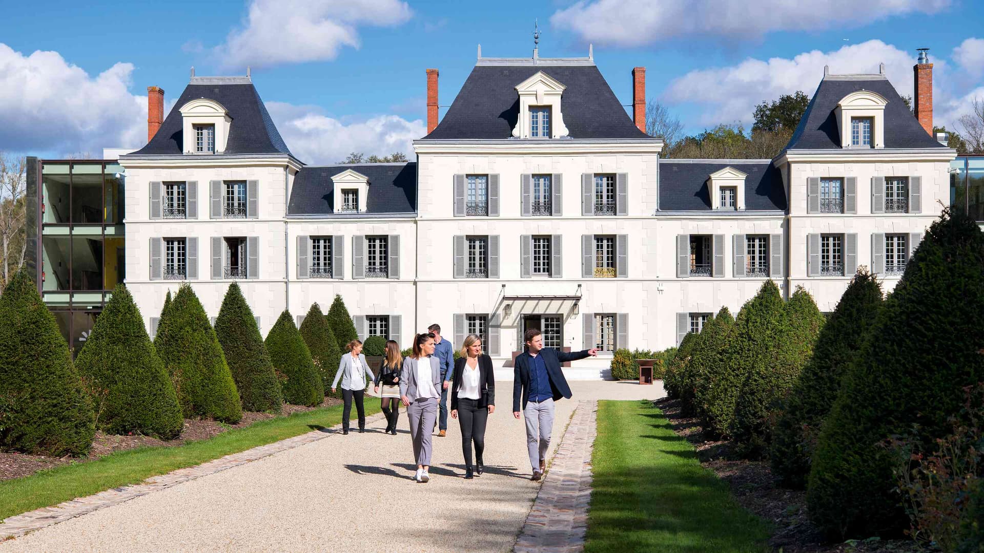 About Us | Châteauform'